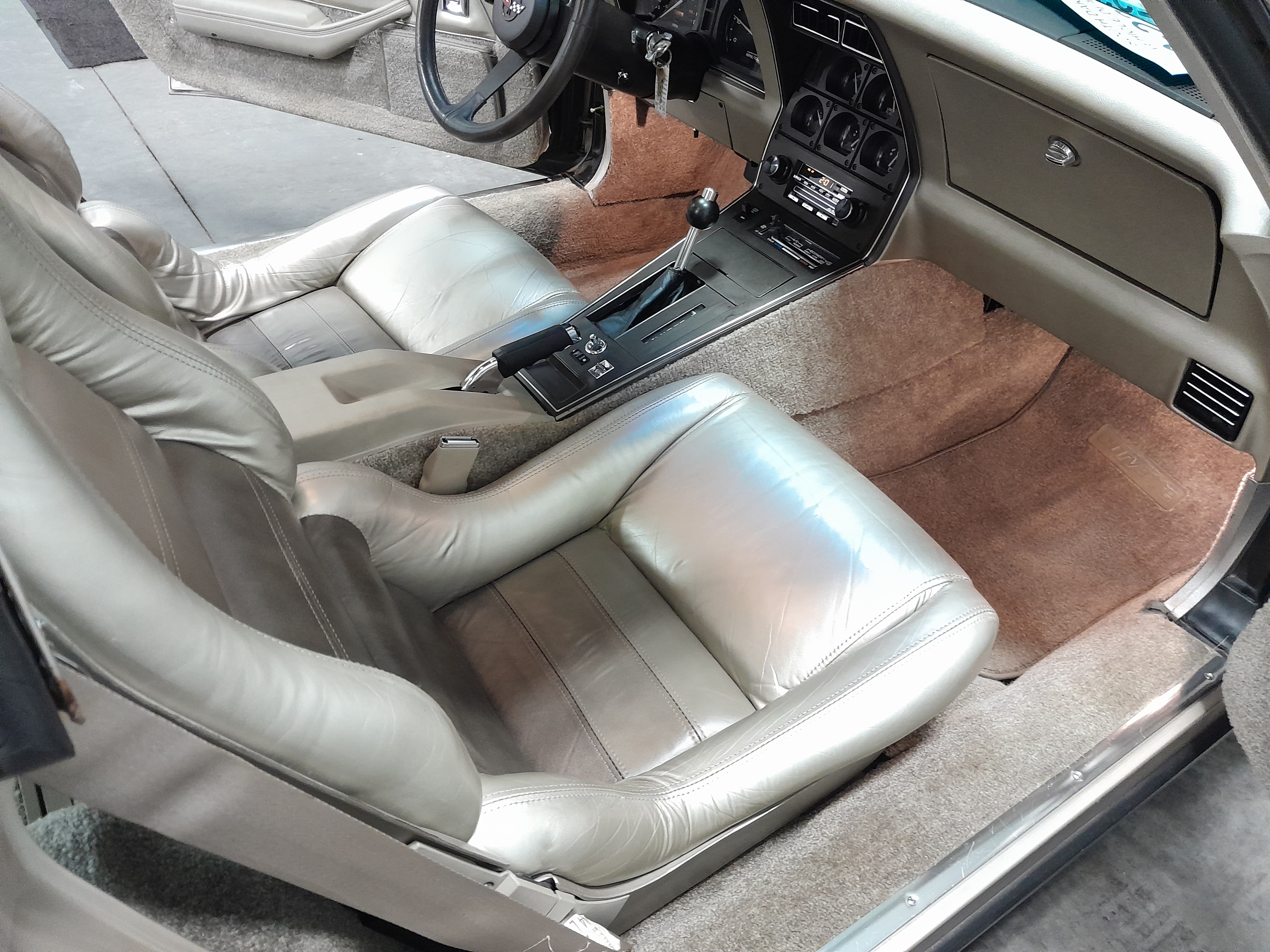 Corvette 1982 Interior